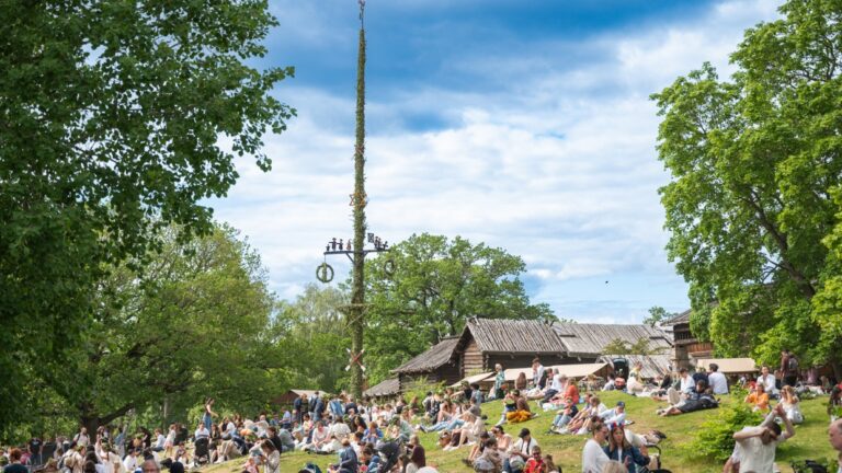 Midsommar på Skansen 2026 | Vad händer i Sverige